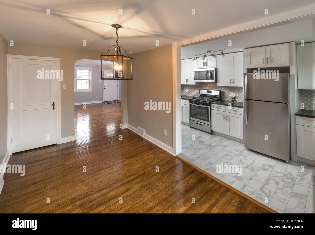 Empty Vacant Dining Room & Kitchen In Residential Home Stock Photo - Alamy