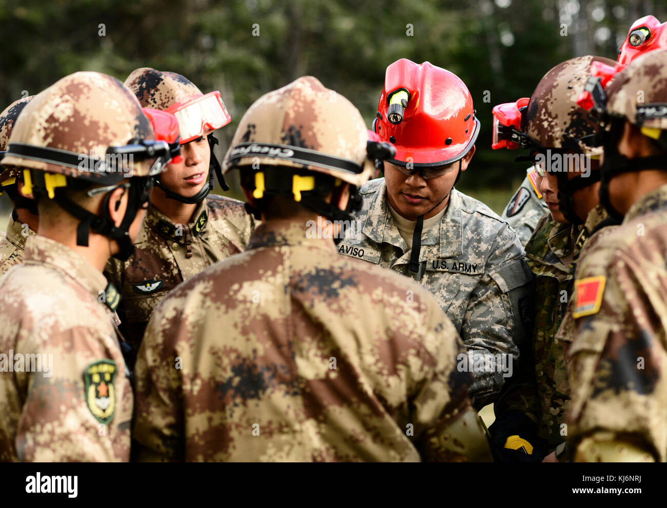 An Oregon Army National Guard Soldier with the 442nd Engineer Utility ...