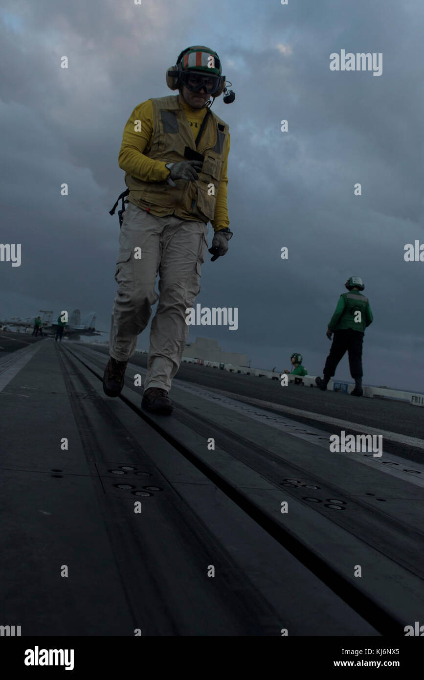 PHILIPPINE SEA (Nov. 18, 2017) Lt. Nicholas O'Neill, from Carson City ...