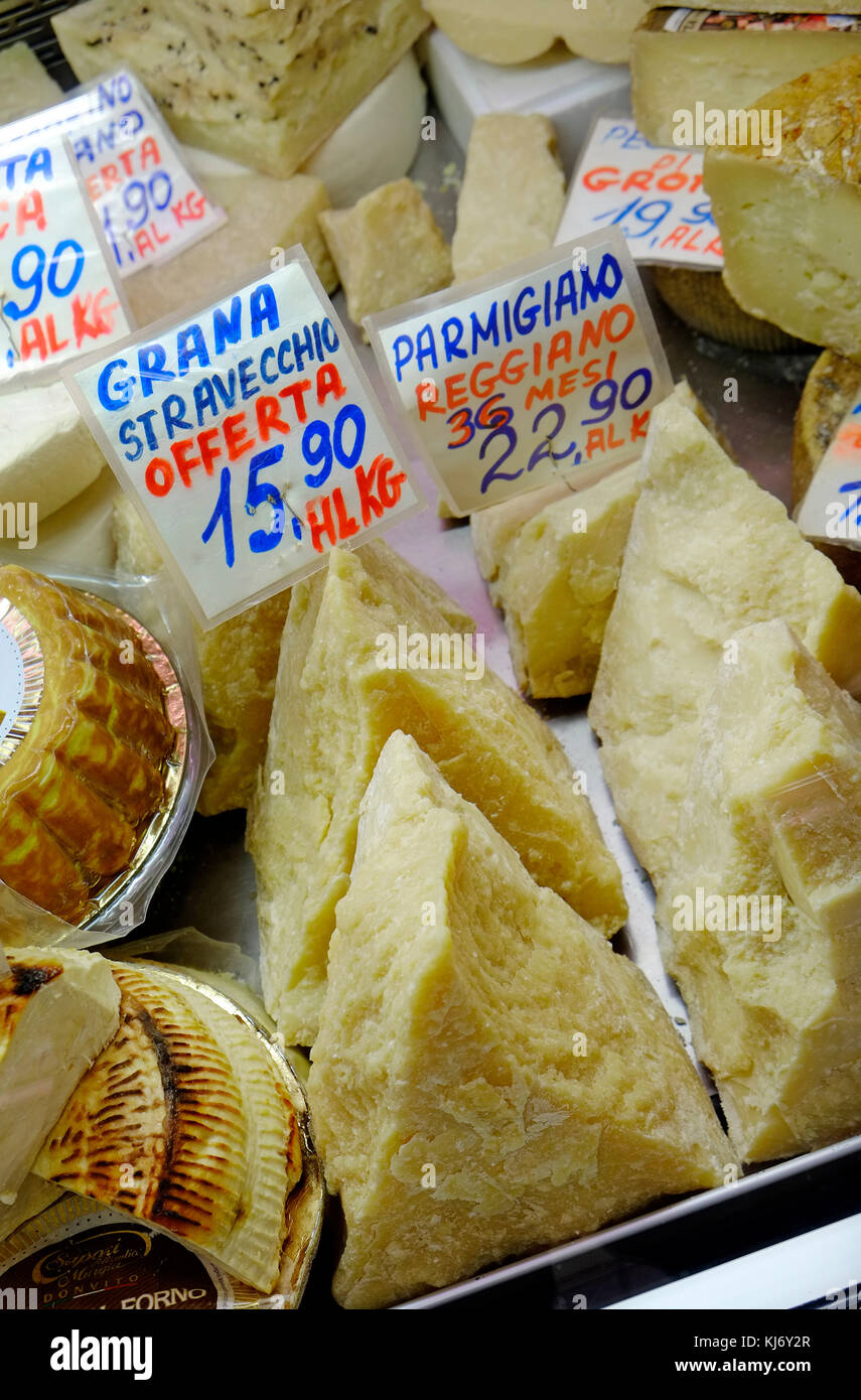 Parmigiano reggiano italy hi-res stock photography and images - Alamy
