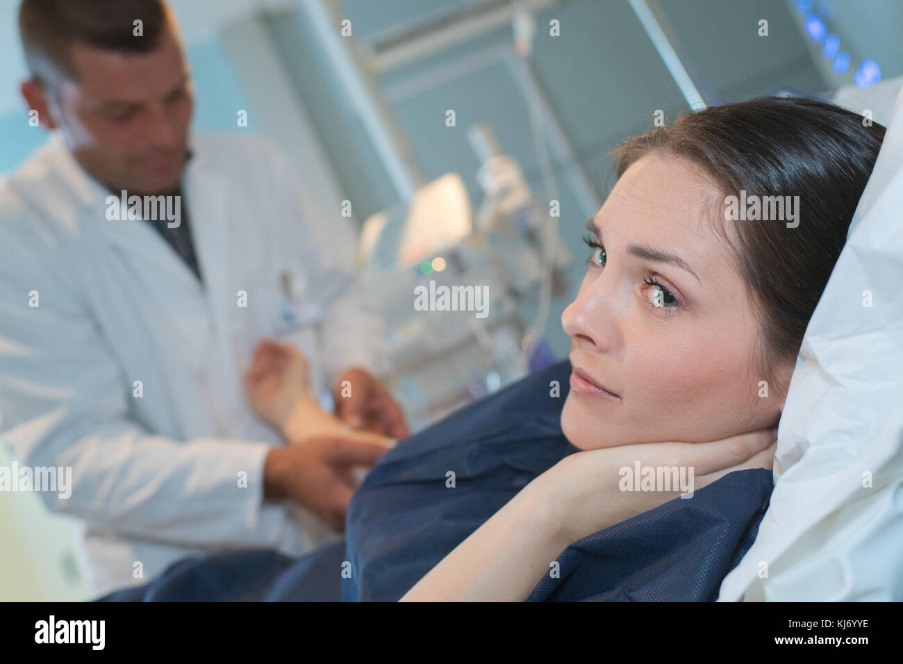 woman scared of injection Stock Photo - Alamy