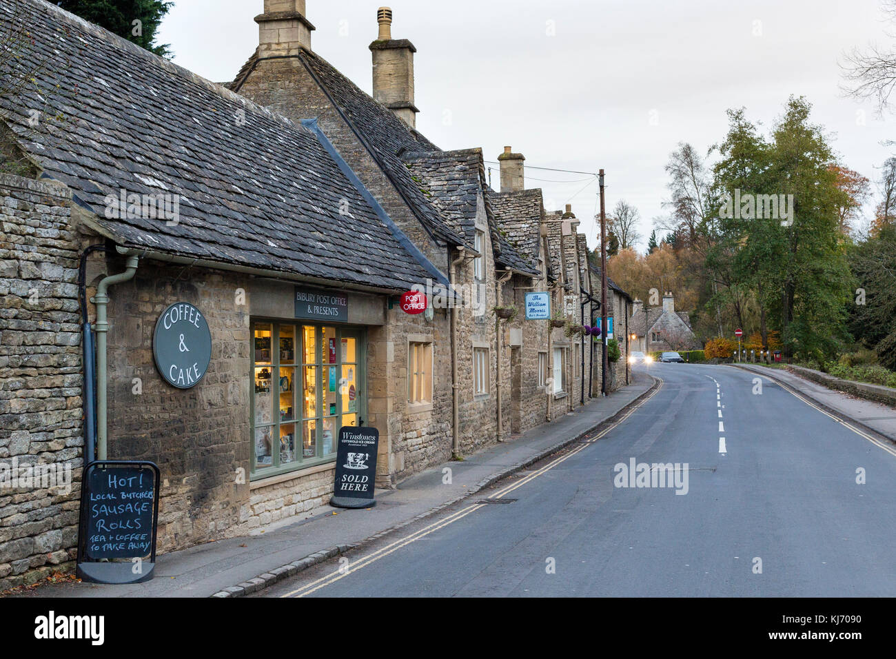Post office england inside hi-res stock photography and images - Alamy