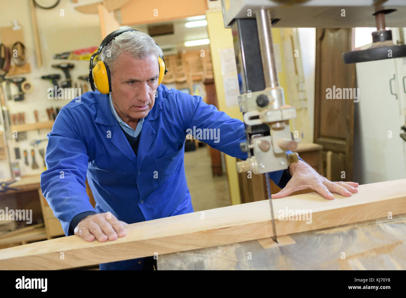 cutting a lumber Stock Photo - Alamy