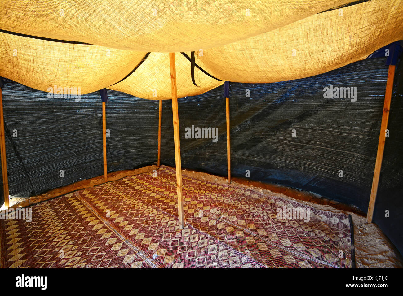 Bedouin art hi-res stock photography and images - Alamy