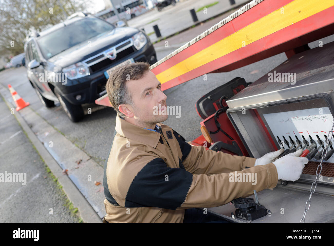 towing a vehicle Stock Photo - Alamy