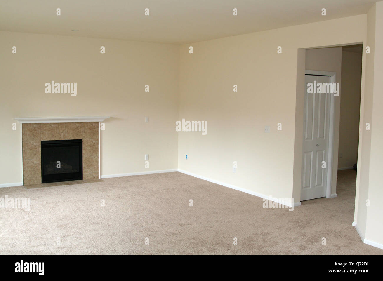 An empty living room in a brand new house Stock Photo - Alamy