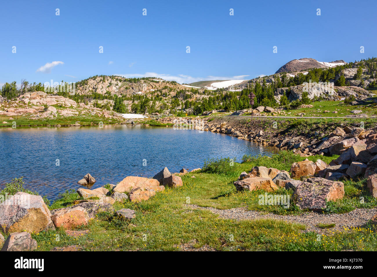 Alpine lake along the Beartooth Highway. Yellowstone Park, Wyoming ...