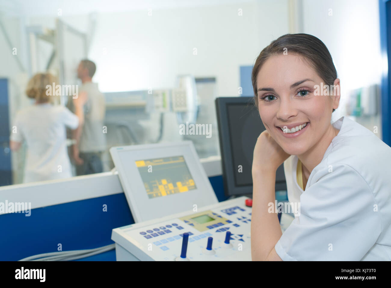 Open mri hi-res stock photography and images - Alamy