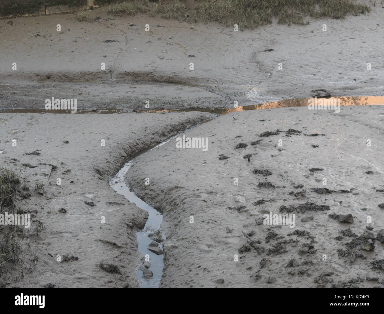 Drainage outfall stream Strood Stock Photo - Alamy