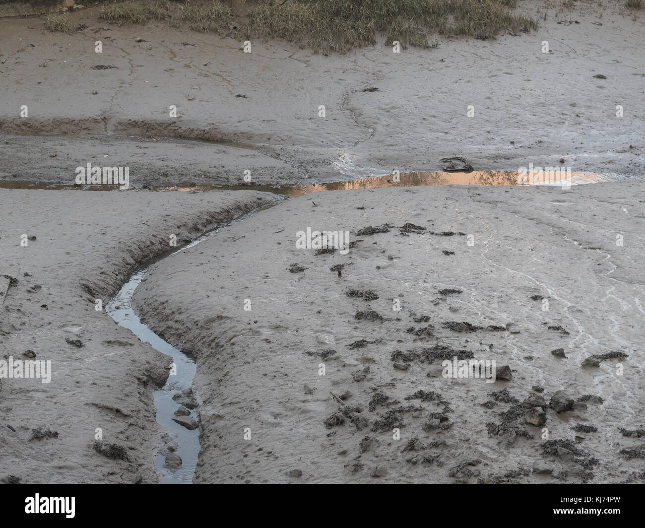 Drainage outfall stream Strood Stock Photo - Alamy