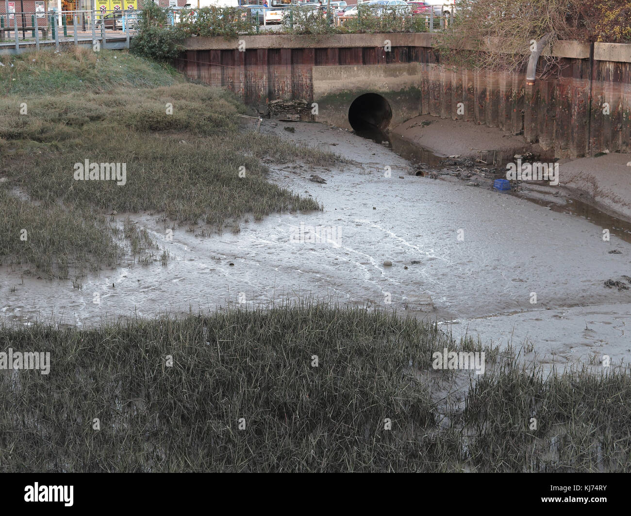 Drainage outfall stream Strood Stock Photo - Alamy