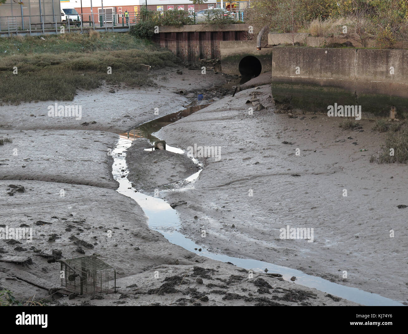Culvert outfall hi-res stock photography and images - Alamy