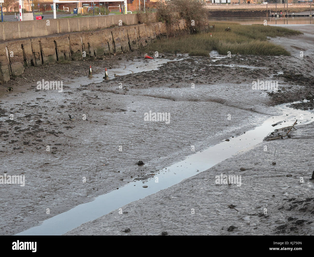 Drainage outfall stream Strood Stock Photo - Alamy