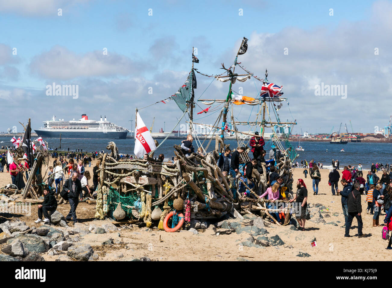 The three Queens visited Liverpool between May 24-26 2015 for the 175th ...