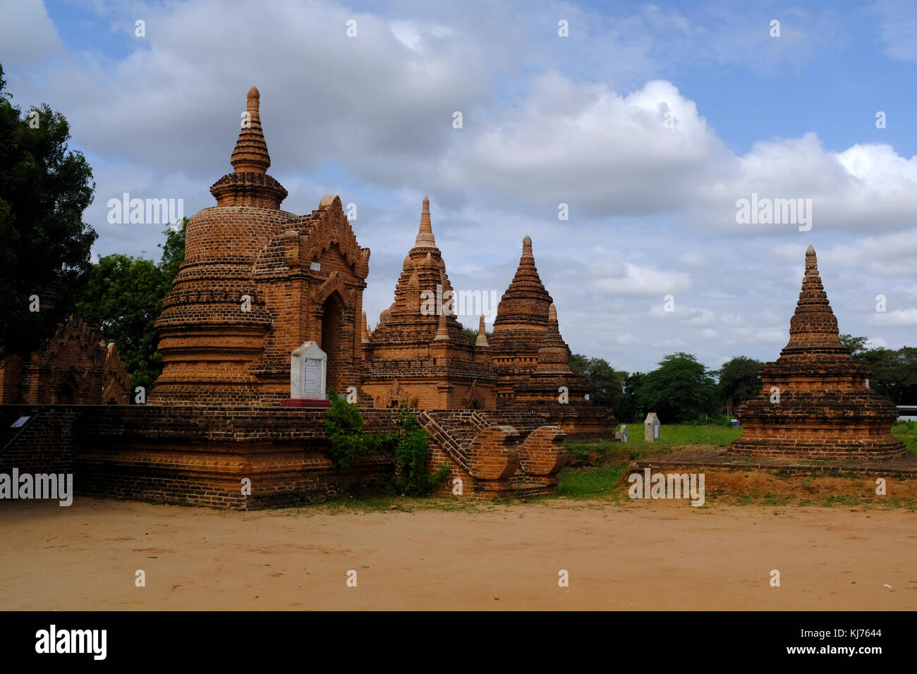 Temples in bagan myanmar hi-res stock photography and images - Alamy
