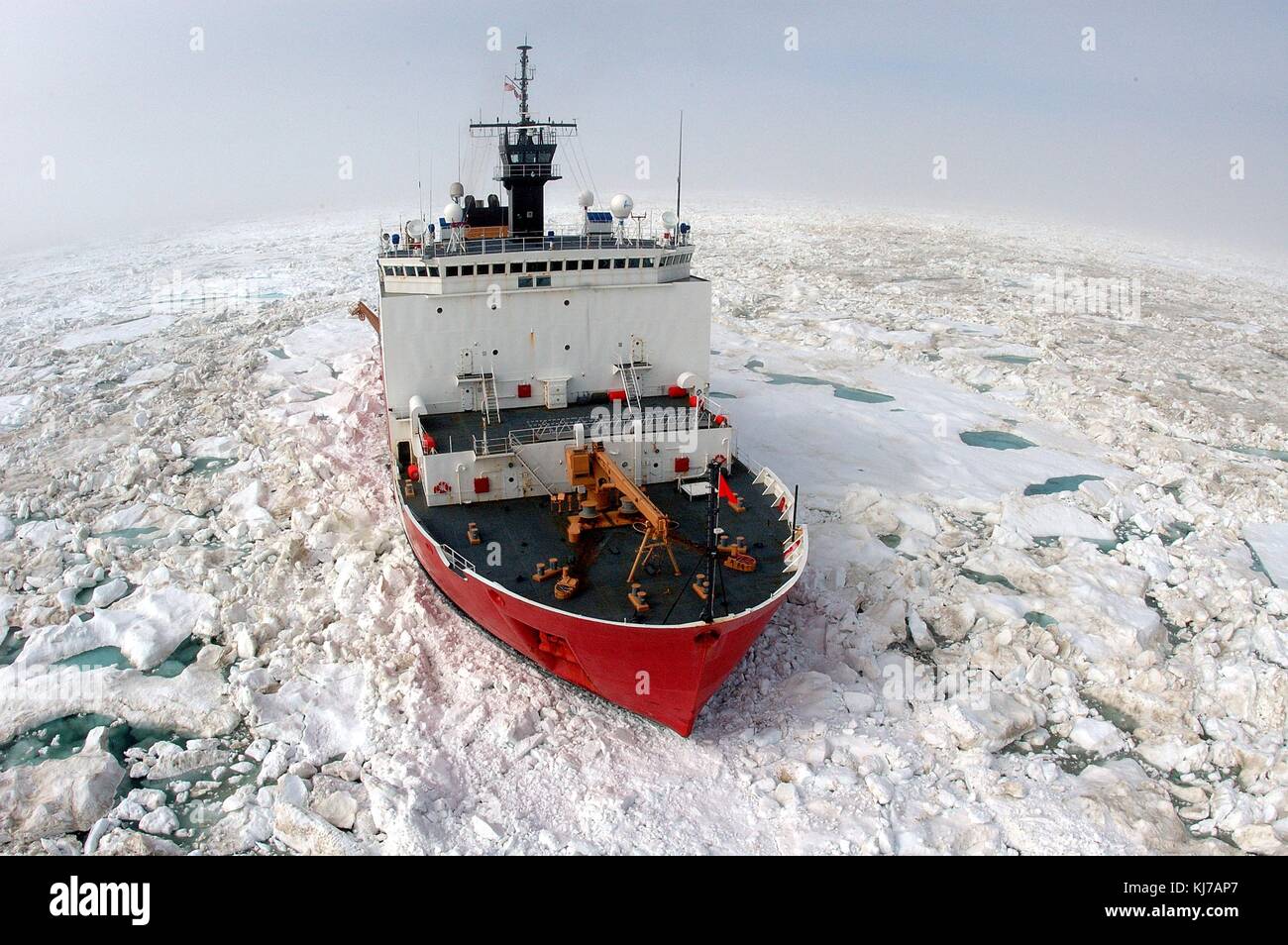 US Coast Guard Cutter Healy breaks ice in support of scientific ...