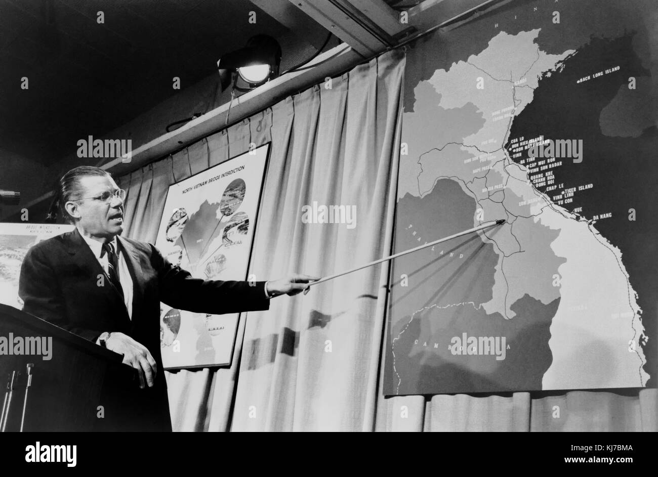 Secretary defense united states Black and White Stock Photos & Images ...