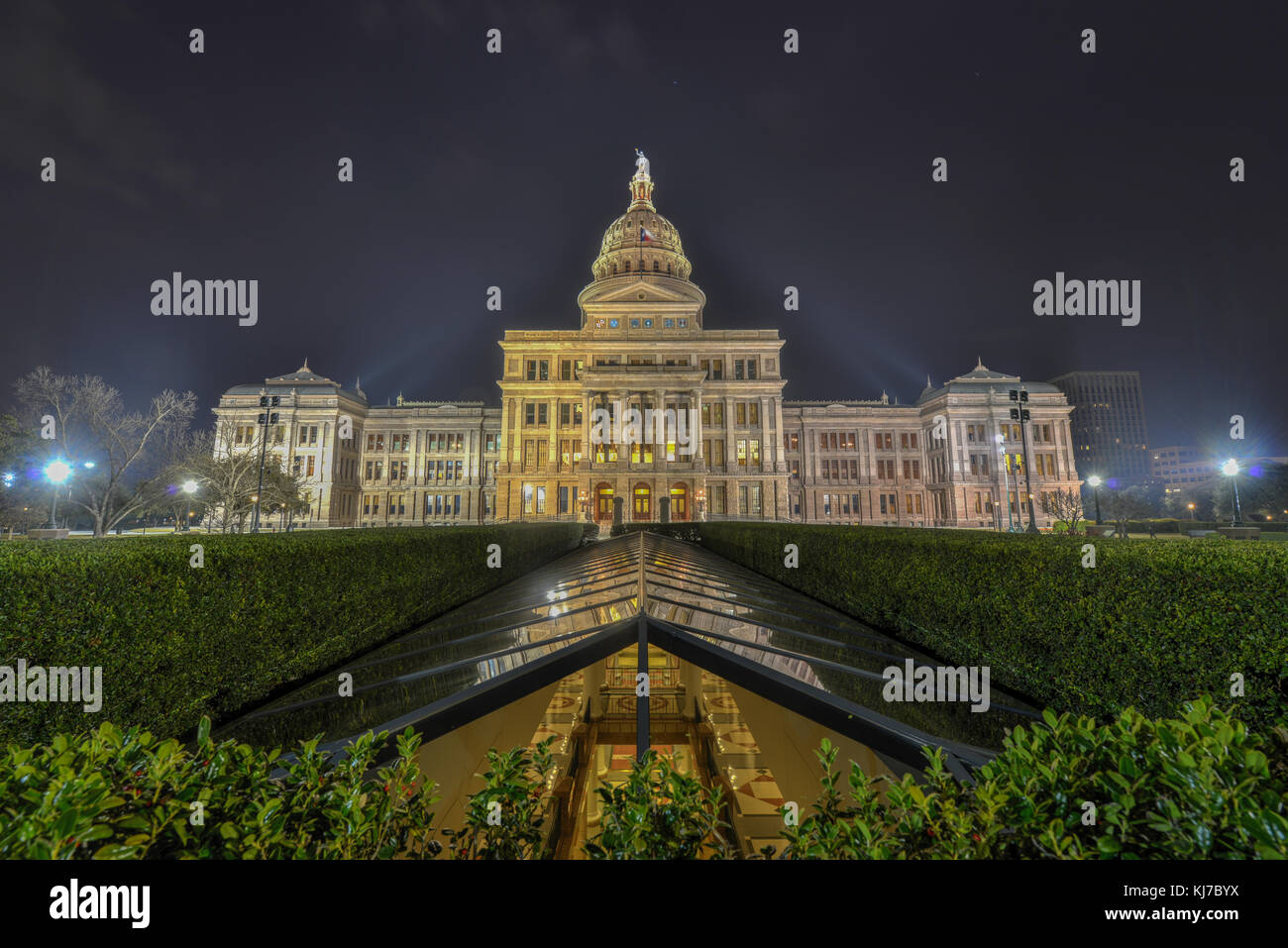 The Texas State Capitol Building with a view of the modern extension in ...