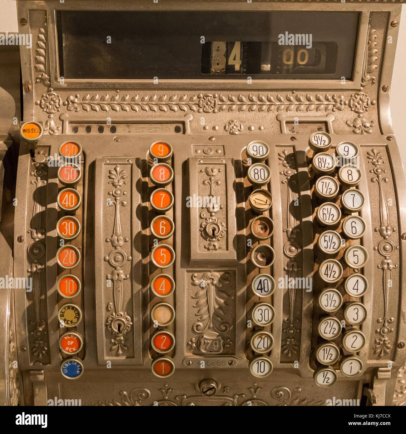 Vintage cash register - Paying money in the olden days Stock Photo - Alamy
