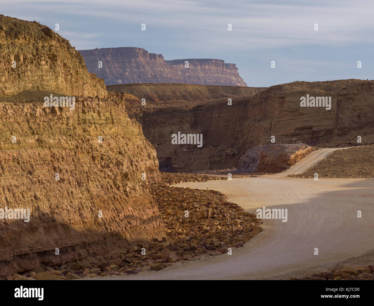 Rock formations in desert, Makhtesh Ramon, Negev Desert, Israel Stock ...