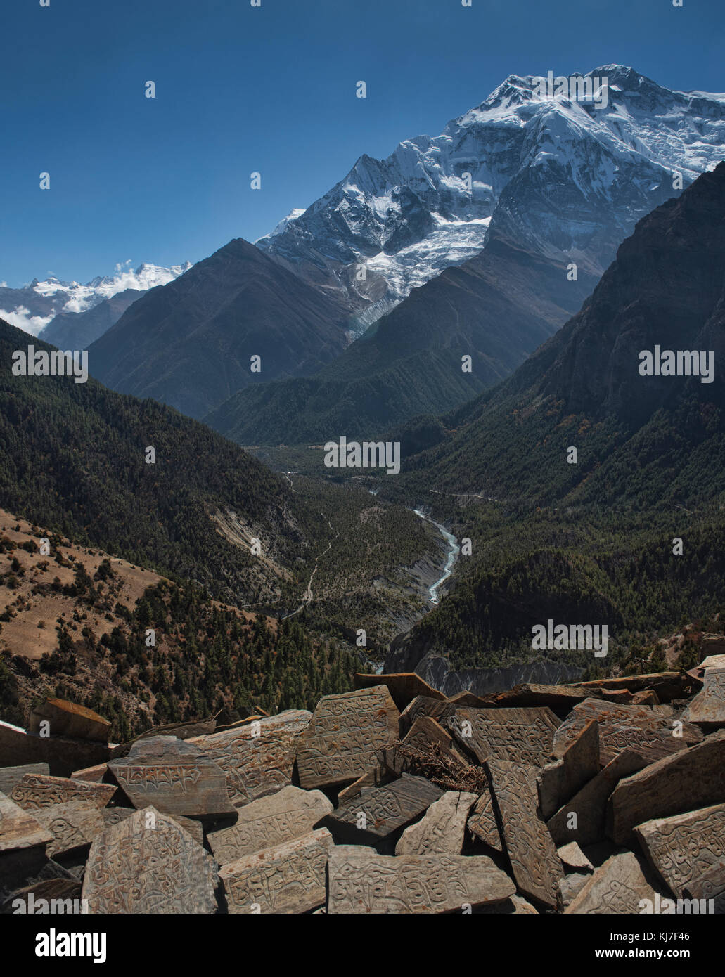 Lamjung himal hi-res stock photography and images - Alamy