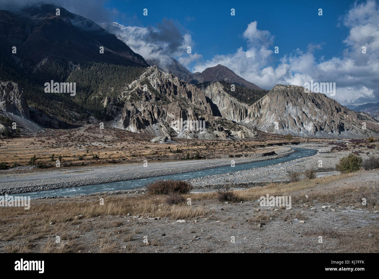 The Marsyangdi River and high desert scenery in Braga, Annapurna ...