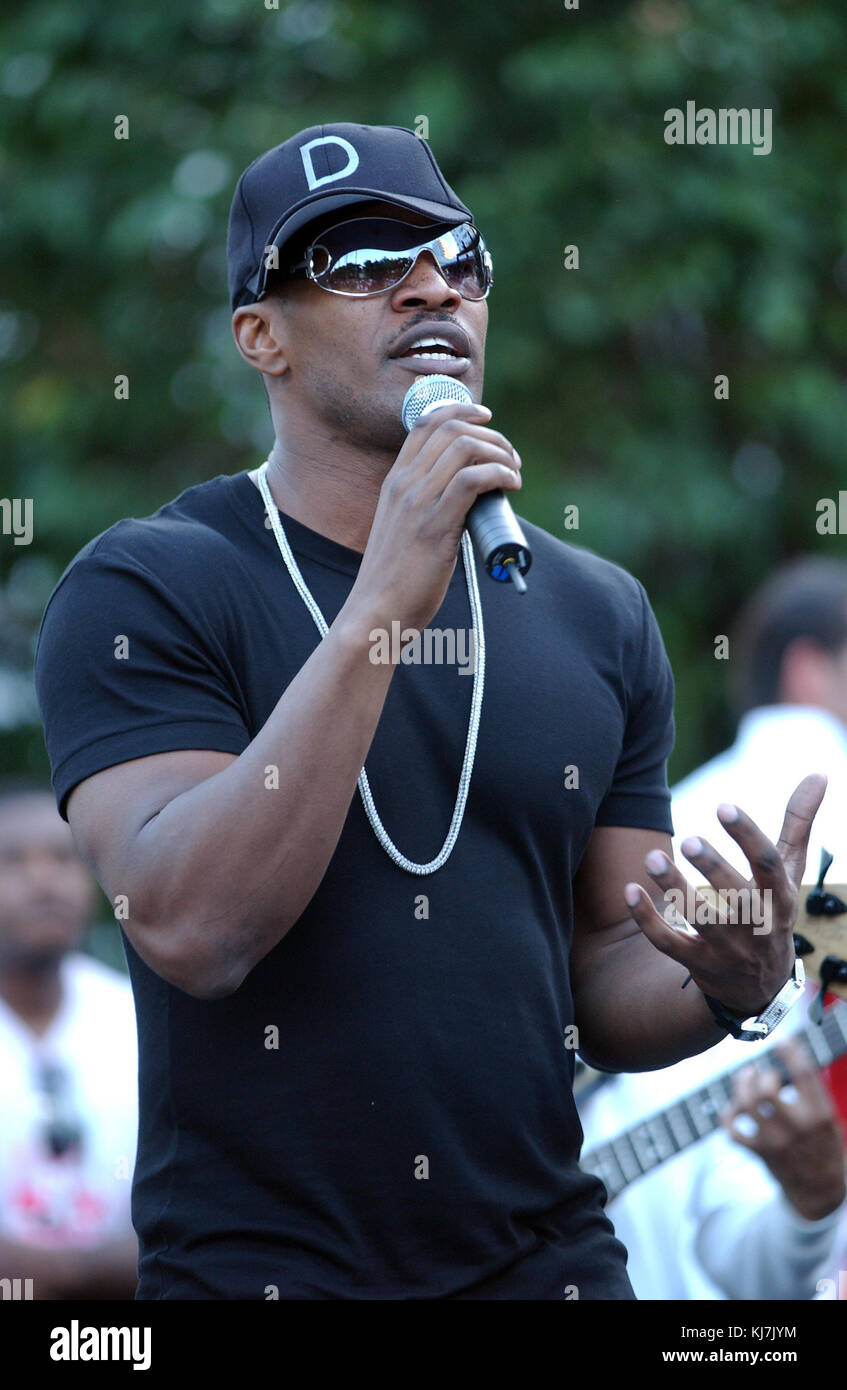 MIAMI BEACH, FL - DECEMBER 31: Oscar Winner Jaime Foxx at the Delano ...