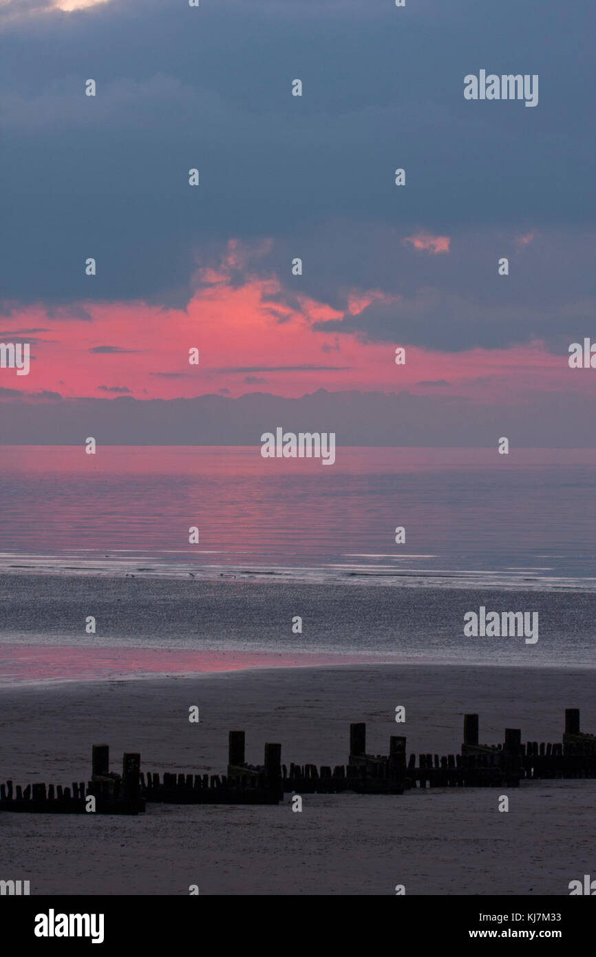 Hunstanton groynes hi-res stock photography and images - Alamy