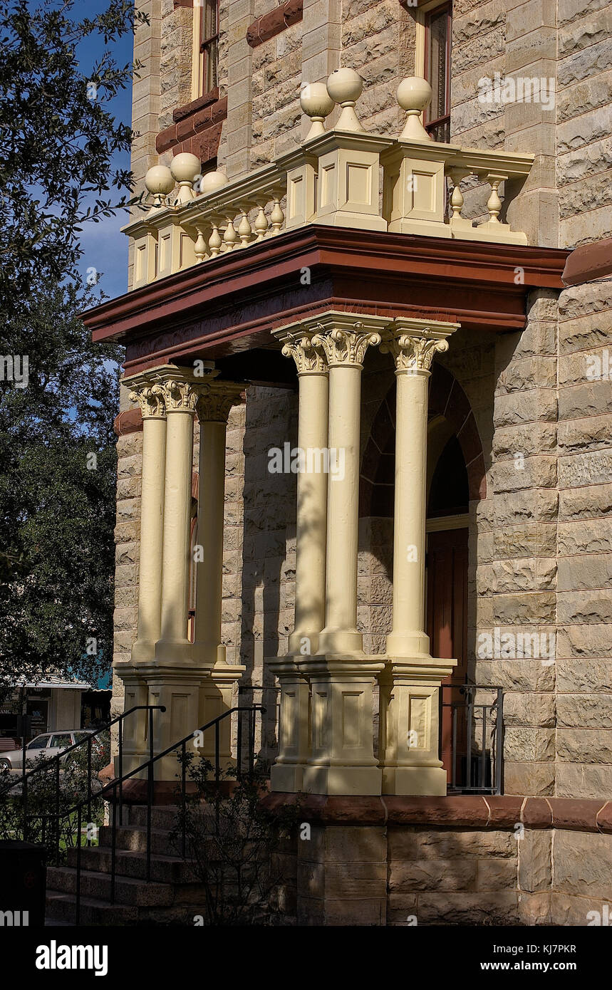 Courthouse official government building entrance Stock Photo - Alamy