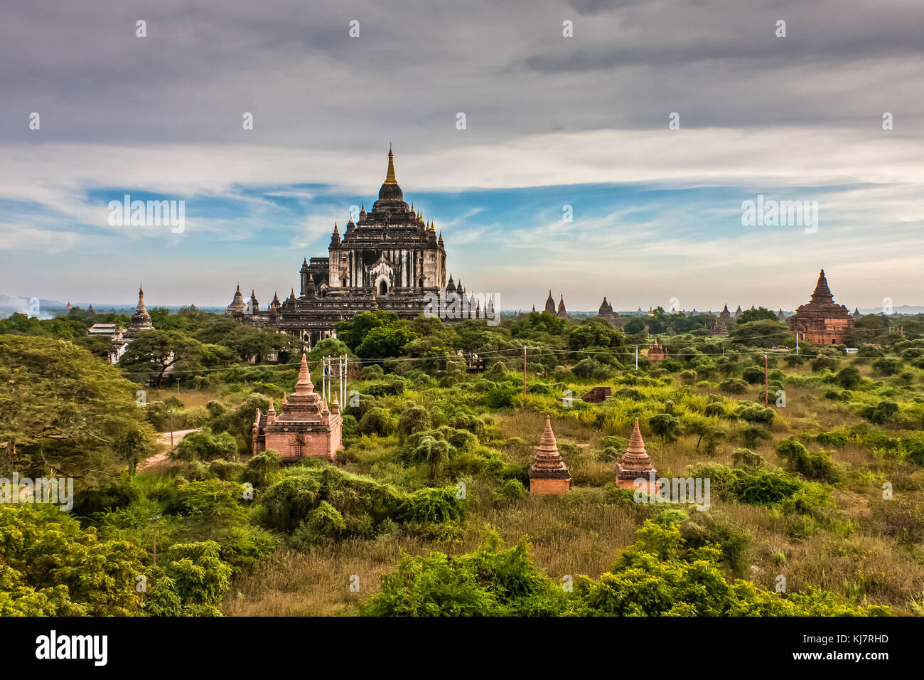 Thatbyinnyu temple pagan bagan hi-res stock photography and images - Alamy