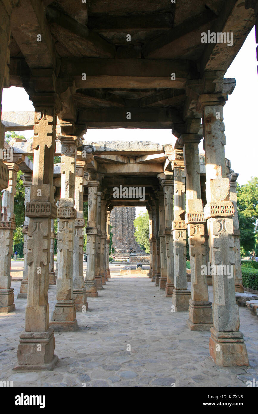 Muslim monument (Qutb minar) in New Delhi (India Stock Photo - Alamy