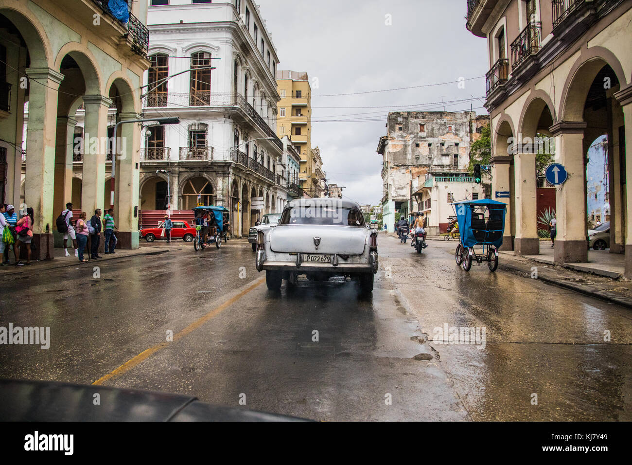 Rainy cityscape, vintage American car, Havana, Cuba Stock Photo - Alamy