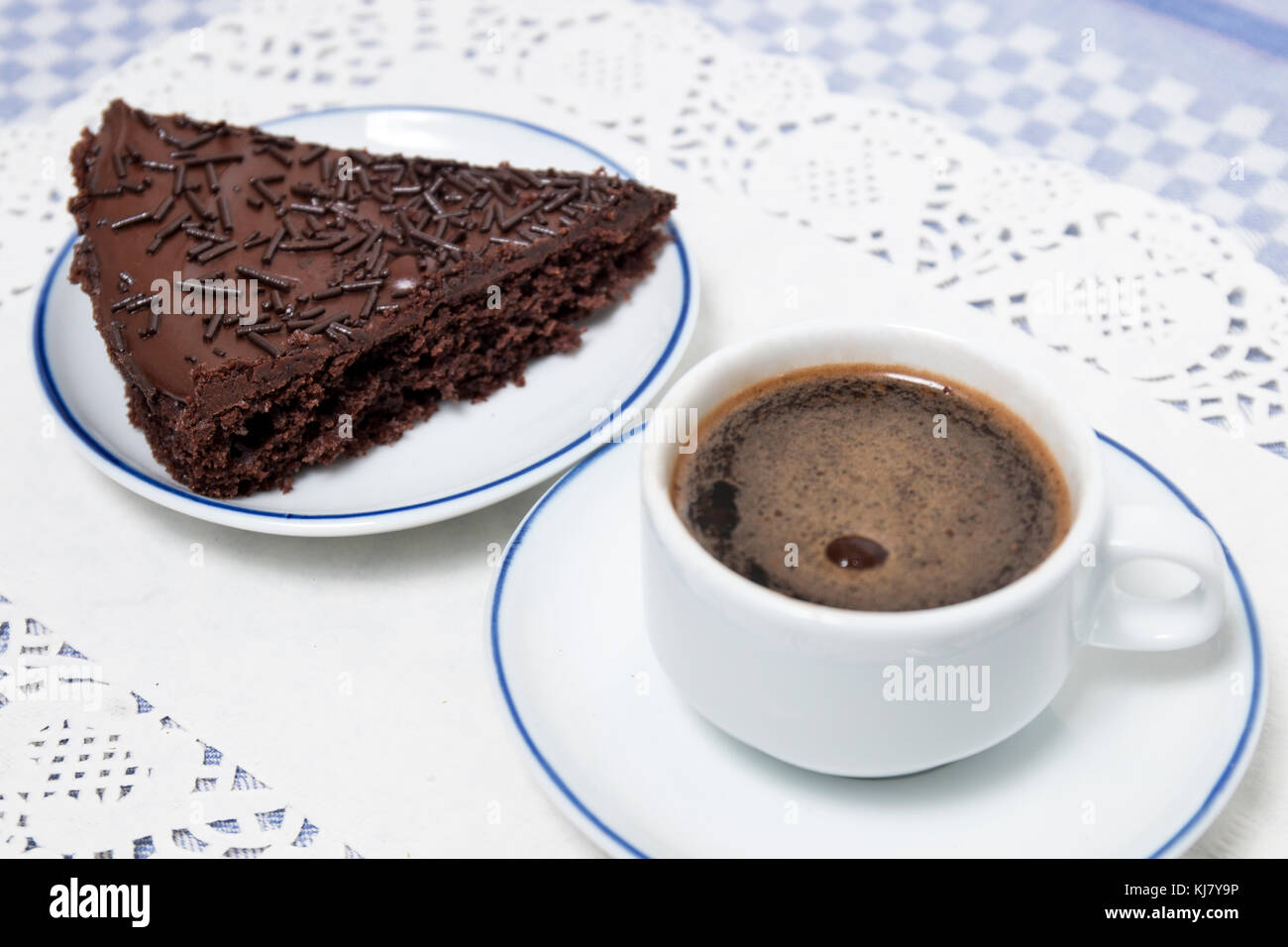 Brigadeiro cup hi-res stock photography and images - Alamy