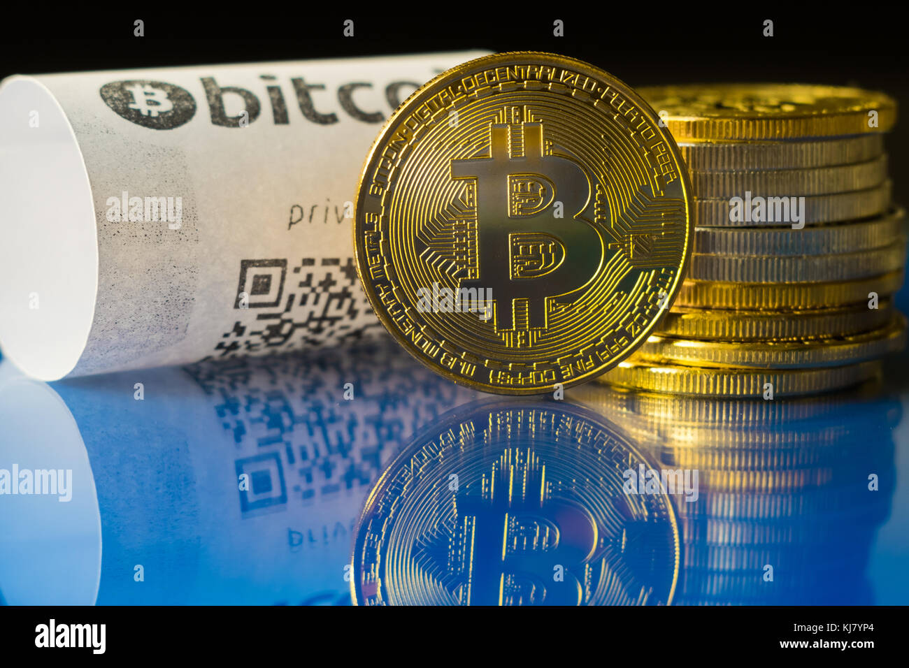 Bit coin atm hi-res stock photography and images - Alamy