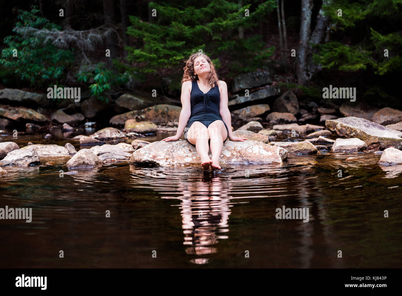 River dipping hi-res stock photography and images - Alamy