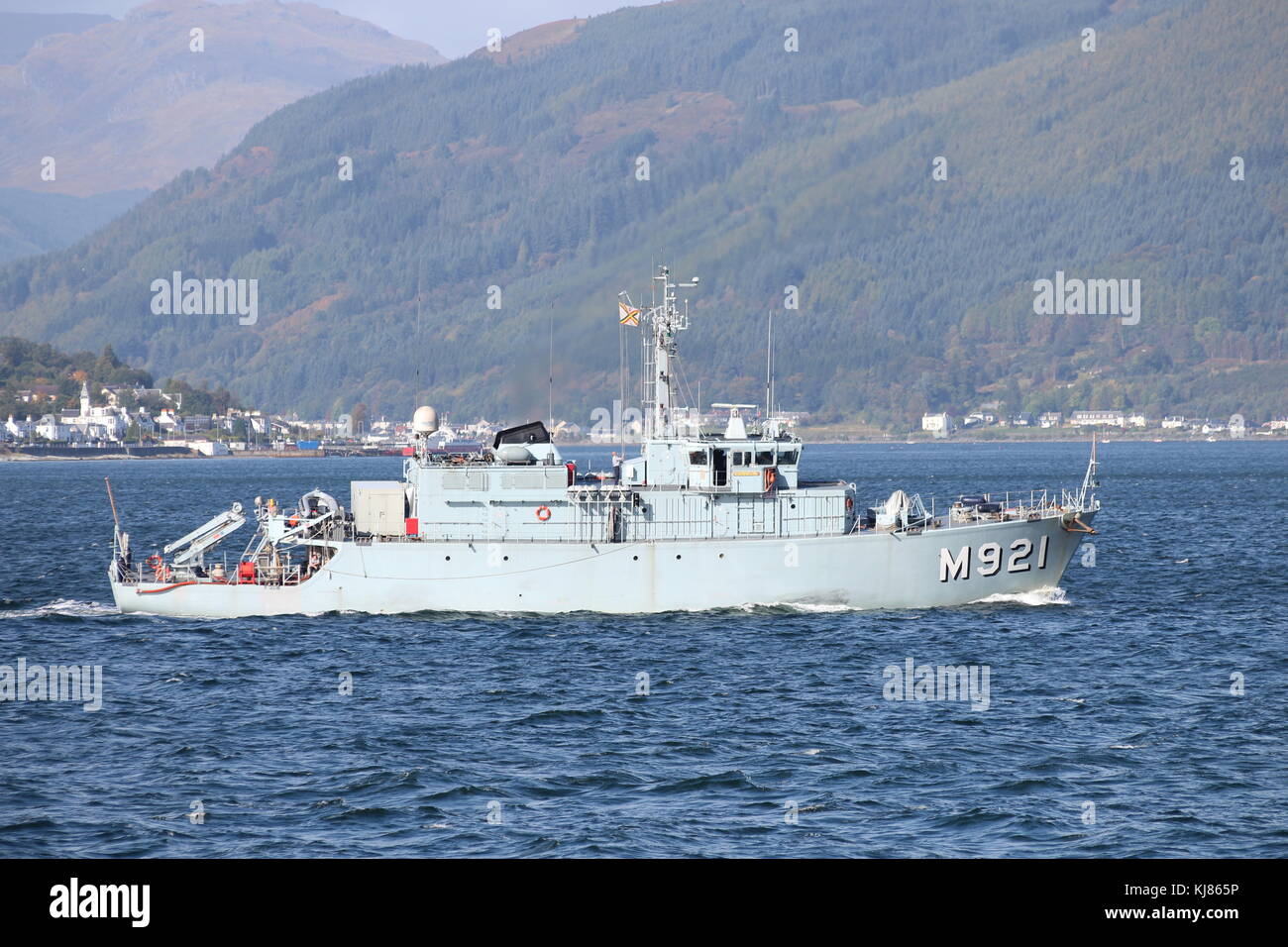 BNS Lobelia (M921), a Flower-class (Tripartite) minehunter of the ...