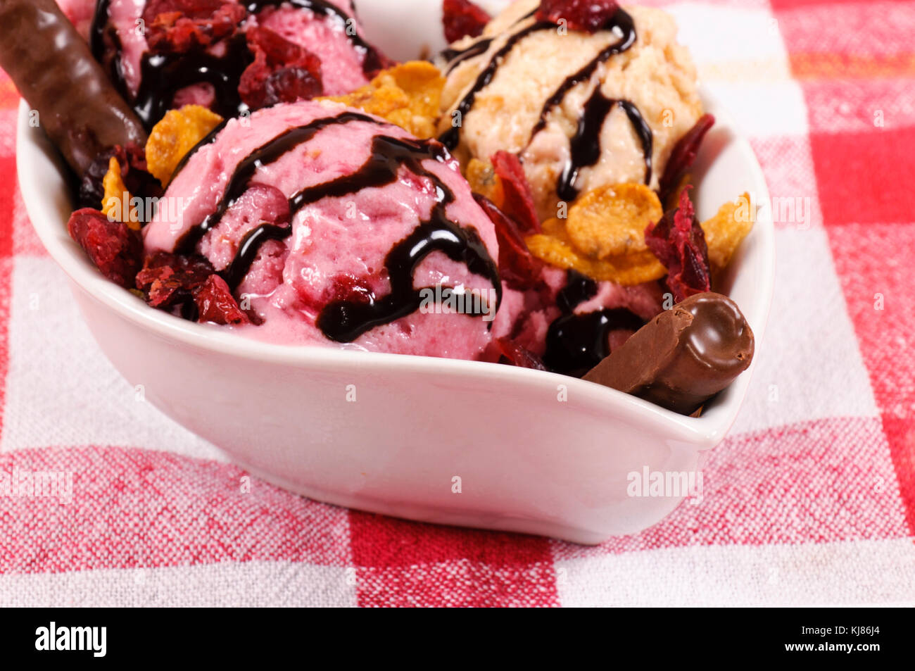 Prepared portion of the ice cream Stock Photo - Alamy