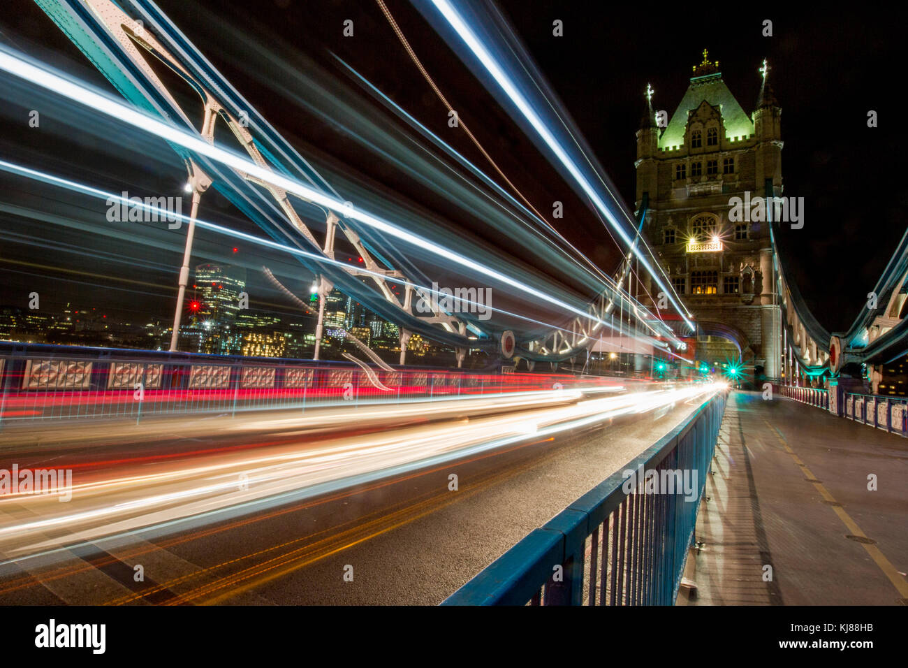 The famous iconic landmark touristTower Bridge crossing the river ...