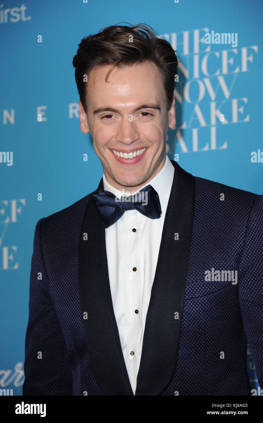 NEW YORK, NY - NOVEMBER 29: Erich Bergen attends the 12th annual UNICEF ...