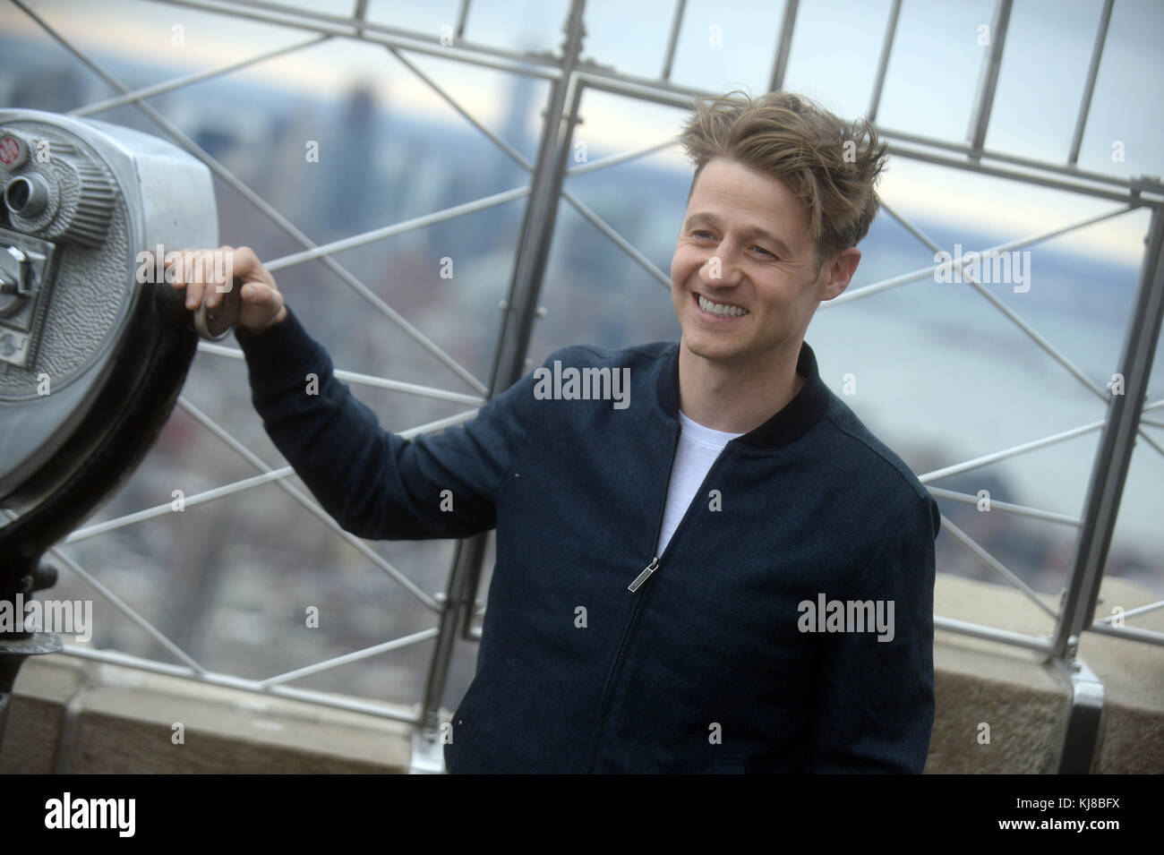 NEW YORK, NY - NOVEMBER 21: Actor Ben McKenzie visits The Empire State ...