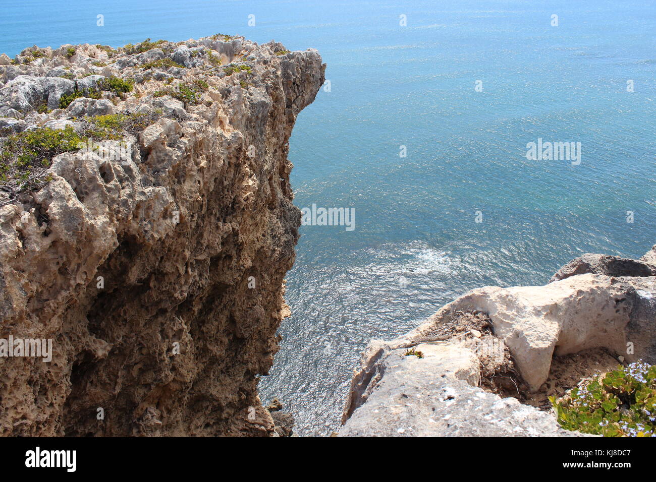 Limestone cliffs with views of the Southern Ocean at Windy Harbour ...