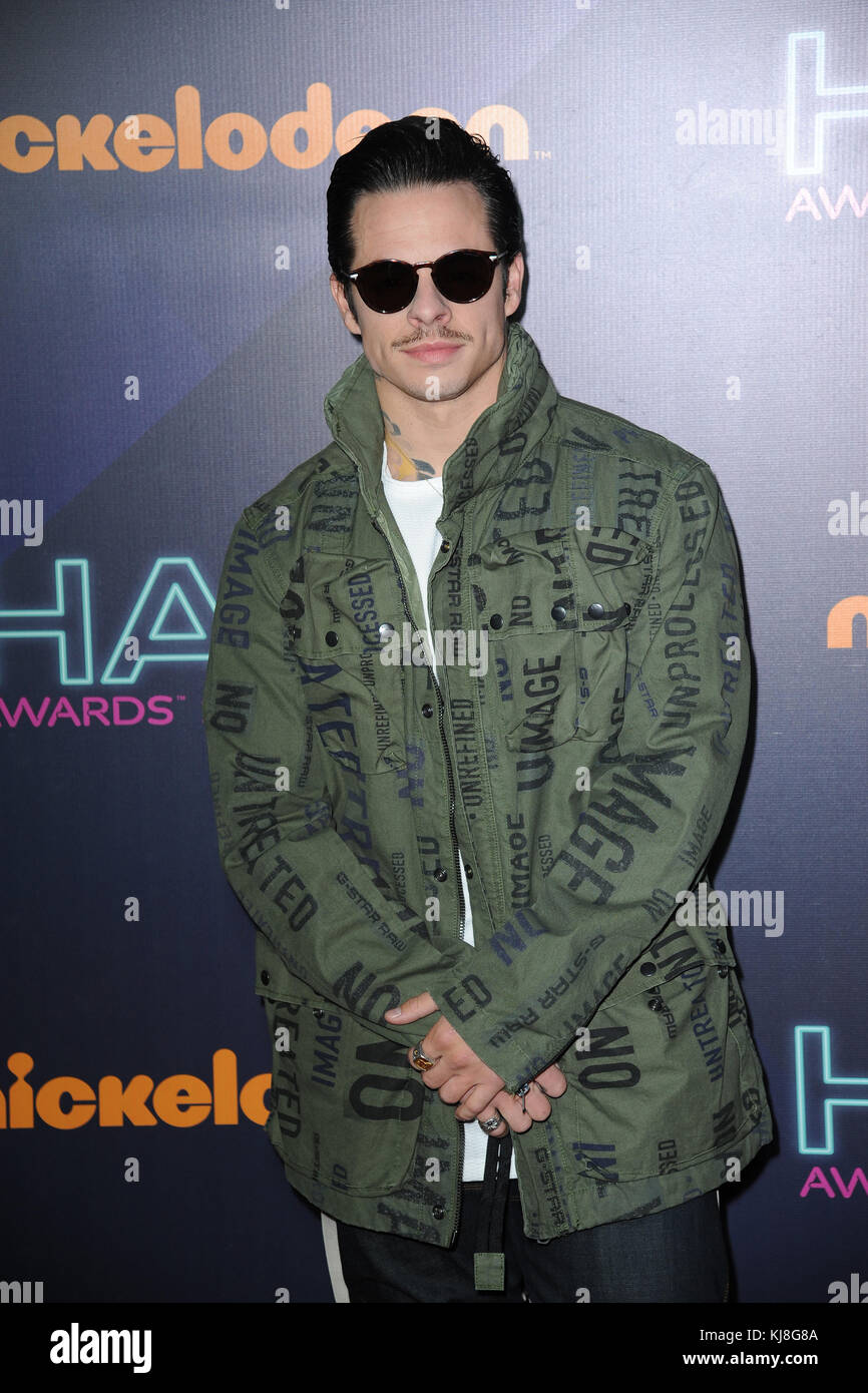 NEW YORK, NY - NOVEMBER 11: Casper Smart attends the Nickelodeon Halo ...