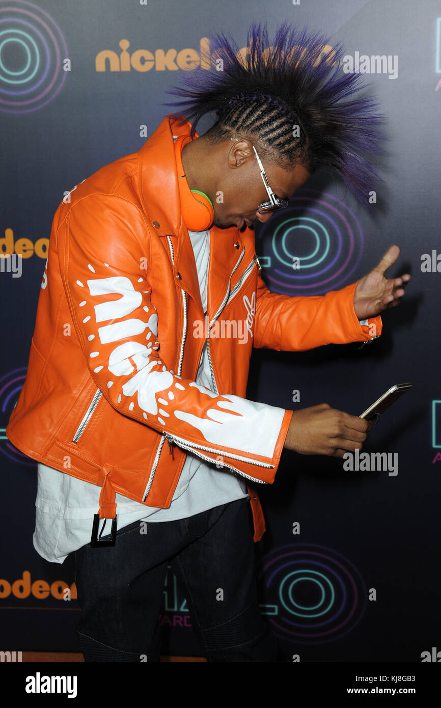 NEW YORK, NY - NOVEMBER 11: Nick Cannon attends the Nickelodeon Halo ...