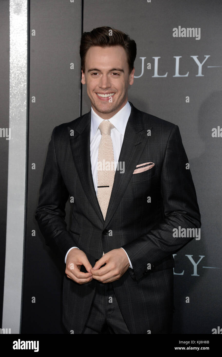 NEW YORK, NY - SEPTEMBER 06: Erich Bergen attends the 'Sully' New York ...