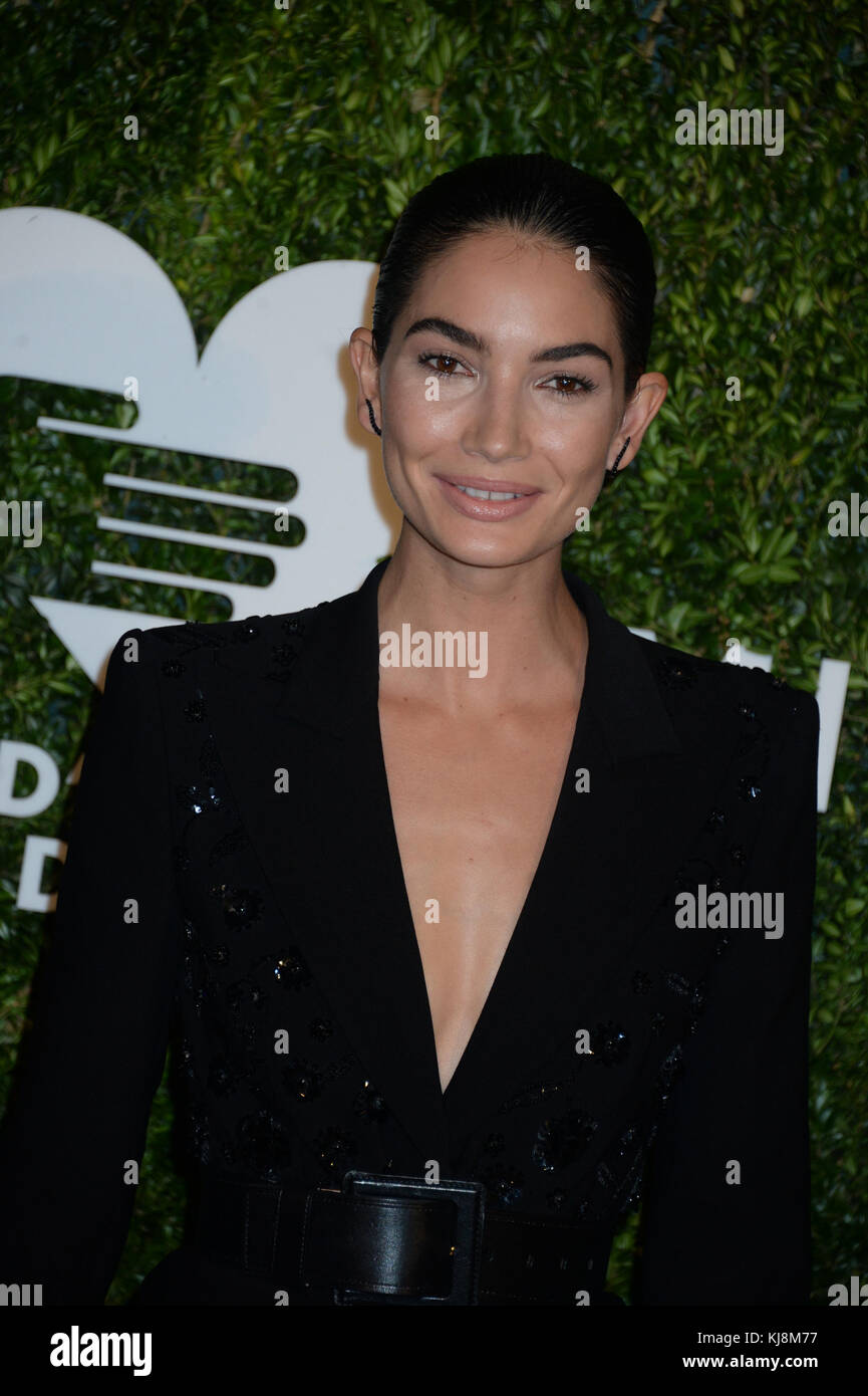 NEW YORK, NY - OCTOBER 17: Lily Aldridgeattends the 2016 God's Love We ...
