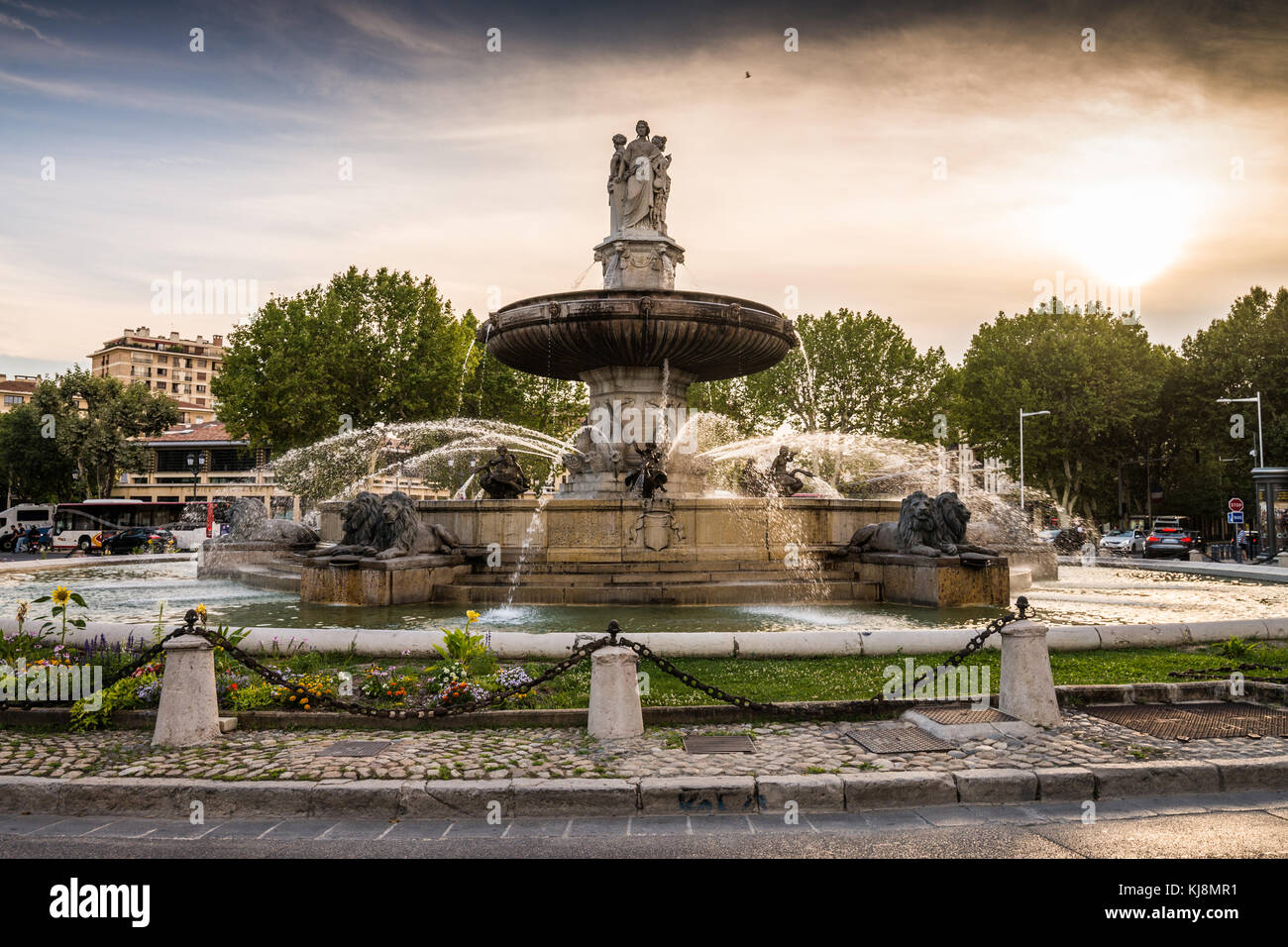 Fontaine de la rotonde aix en provence hi-res stock photography and ...