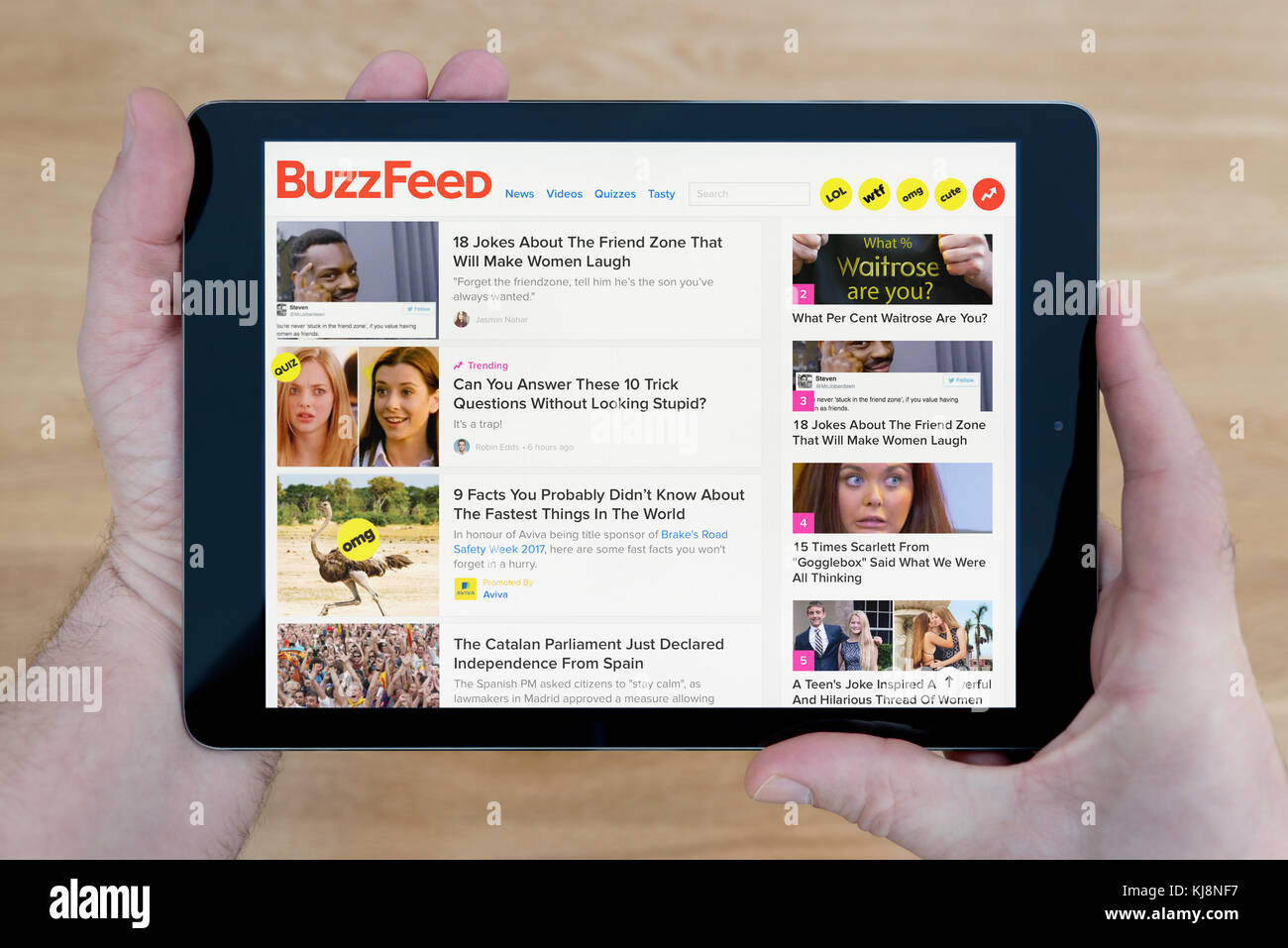 Buzzfeed screen hi-res stock photography and images - Alamy