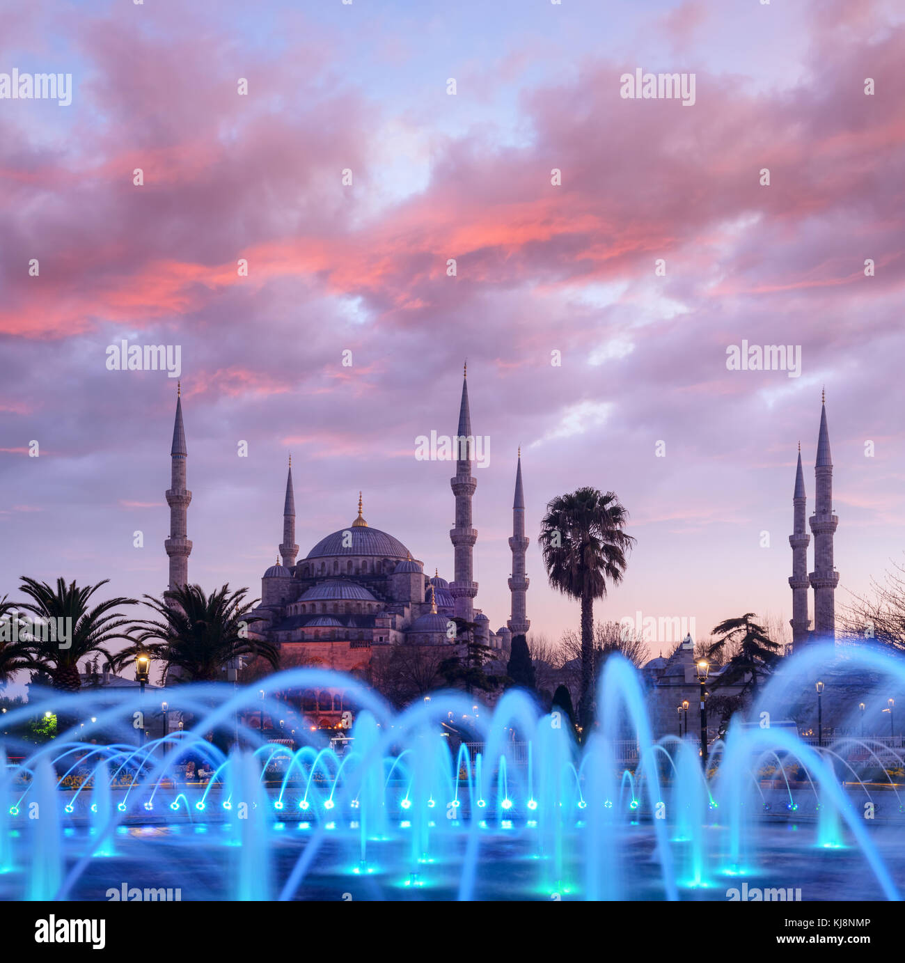 Sultanahmet blue mosque in istanbul city hi-res stock photography and ...