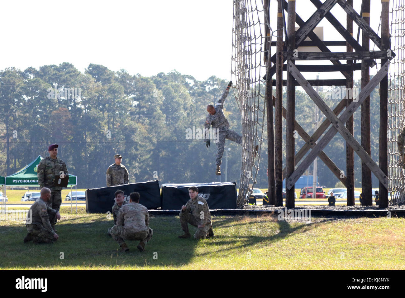 Marne Soldiers compete in the Thornsbury Obstacle Course at Fort ...