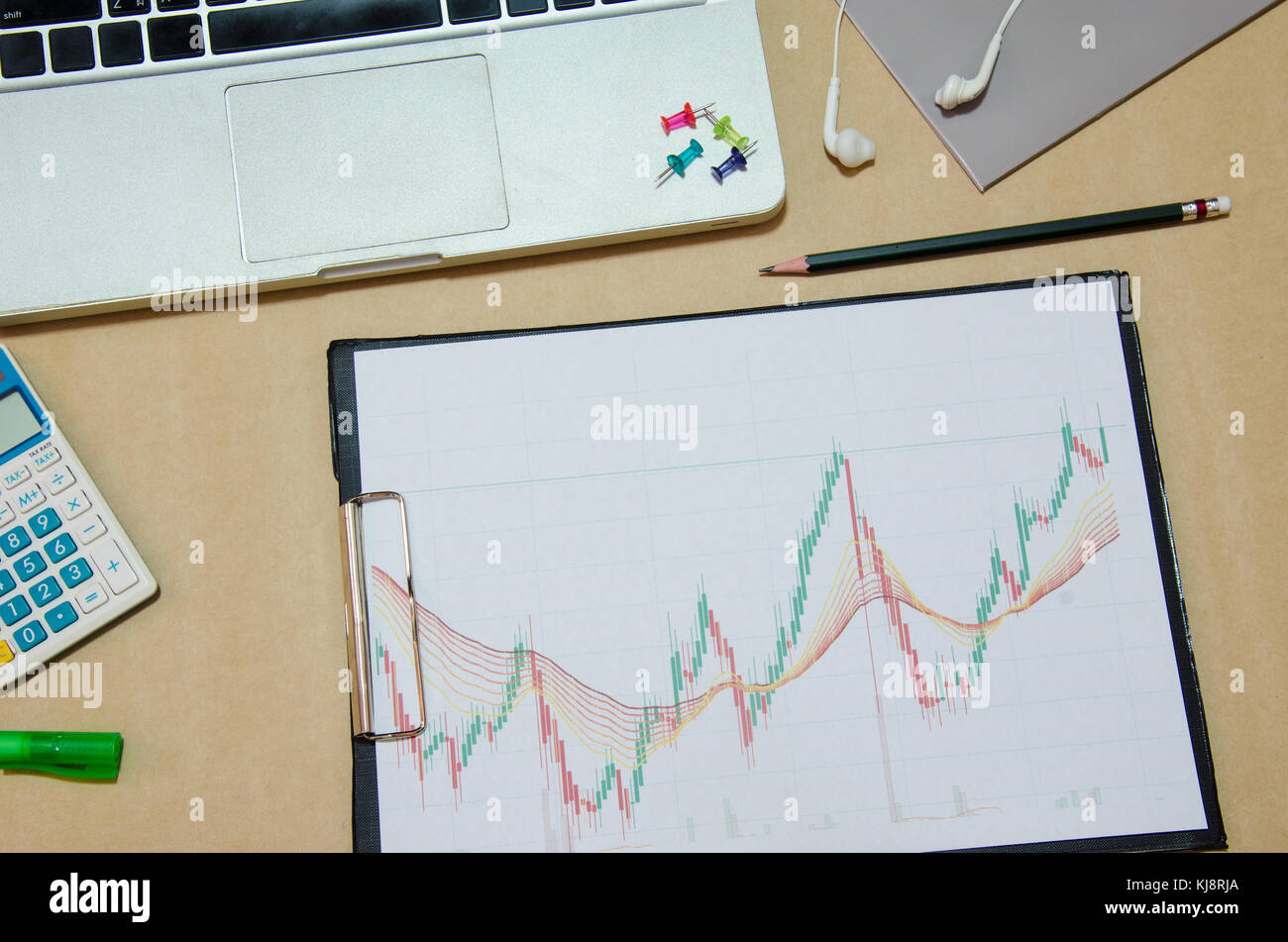 Business document Financial chart and graph Stock Photo - Alamy